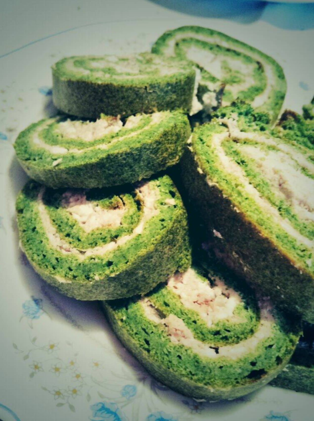 Prigorski Sushi od špinata, svježeg sira i tune | Darkova Web Kuharica